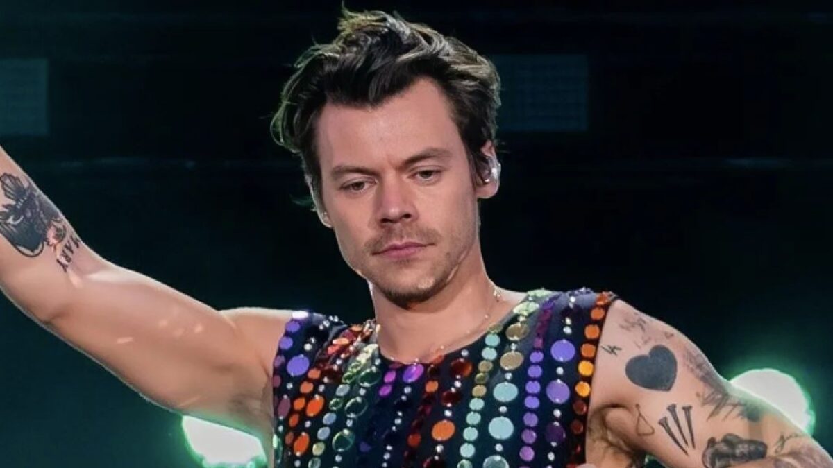 Harry Styles, dopo il ''Love on Tour'', il gesto folle del cantante Harry Styles, dopo il ''Love on Tour'', il gesto folle del cantante